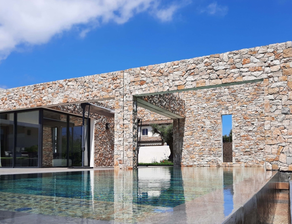 Habillage de mur en parements quartzite - Réalisation Woodstone Project